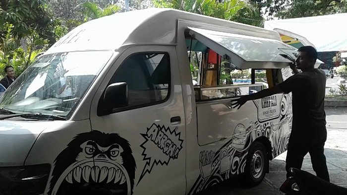 VIDEO: Mobil Ini Akan Digunakan untuk Jualan Makanan pada Pembukaan ...