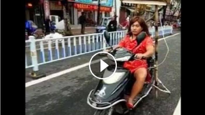 Sepeda Motor Dilengkapi AC Ini Sukses Curi Perhatian Saat di Jalan Raya ...