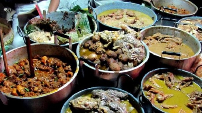 Rekomendasi 8 Gudeg di Solo Cocok untuk Sarapan, Gudeg Ceker Bu Kasno ...