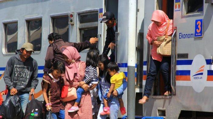 Daftar dan Jadwal 13 KA Tambahan Saat Libur Natal dan Tahun Baru 2020 ...