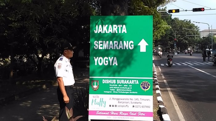 Foto-foto Dishub Solo Pasang Rambu Pendahulu Petunjuk Jurusan Portable ...
