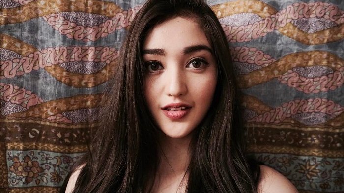 Bukan Anaknya, Ibunda Artis Cantik Ranty Maria Ini Justru Bikin Netizen ...