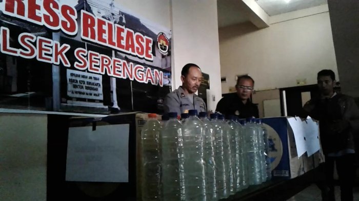 Sekali Kirim Ratusan Botol Miras Jenis Ciu, Warga Bekonang, Sukoharjo ...
