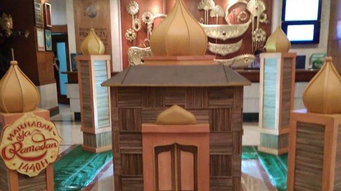 Replika Masjid dari Sedotan Bambu dan Akar Wangi Dipajang di Novotel ...