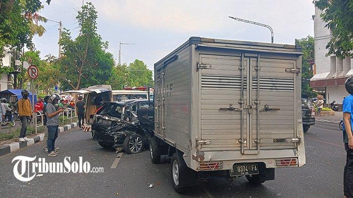 JUMLAH Mobil Yang Tabrakan Karambol Jalan Slamet Riyadi Solo: Sebanyak 4, Ada Toyota Avanza ...