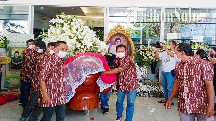 Rute Keberangkatan Jenazah Susyana Lukminto : Lewati Puri Baron, Sritex ...