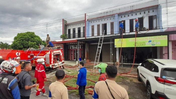 Toko Mainan Anak di Karanganyar Ludes Terbakar, Berawal dari Percikan Api yang Diduga Korsleting ...