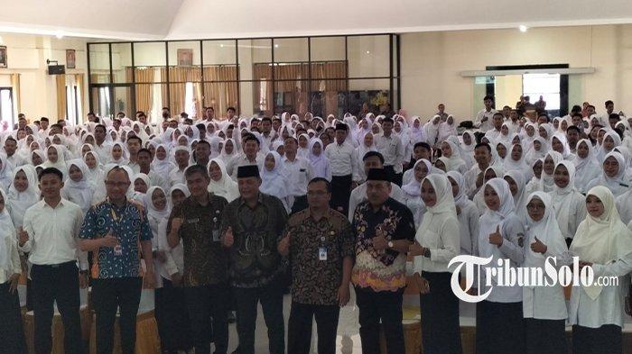 548 Pegawai di Karanganyar Terima SK PPPK, Bupati Juliyatmono Beri Pesan Ini - Tribunsolo.com