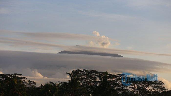 Jumat Sore, Gunung Agung Kembali Erupsi - Tribunsolo.com