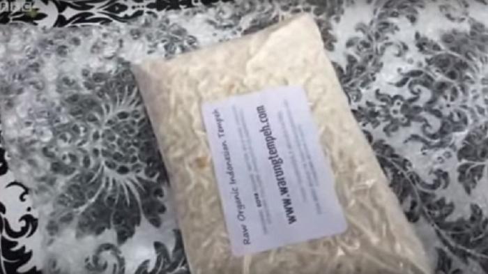 Tempe Bungkus Plastik dan Bungkus Daun, Lebih Baik yang Mana ...
