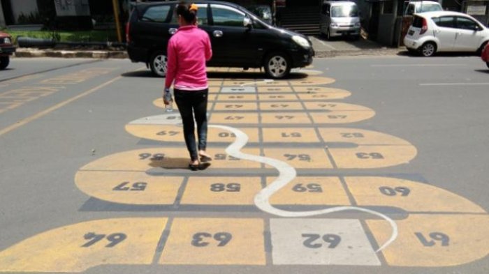 Desainnya Seperti Ular Tangga dan Berwarna Kuning, Pemkot Bandung ...