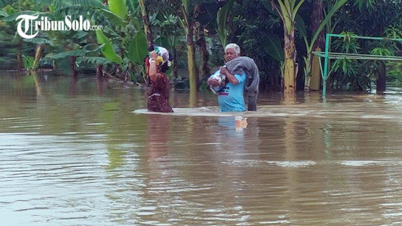 Pelaku Penimbun Solar di Sragen Tertangkap Basah Bawa 660 Liter Solar, Disimpan di Isuzu Panther ...