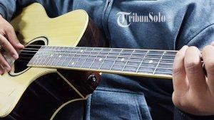 Chord Kunci Gitar dan Lirik Mardua Holong - Omega Trio, Denggan Do Nia Ito Hita Na Mamukkah ...