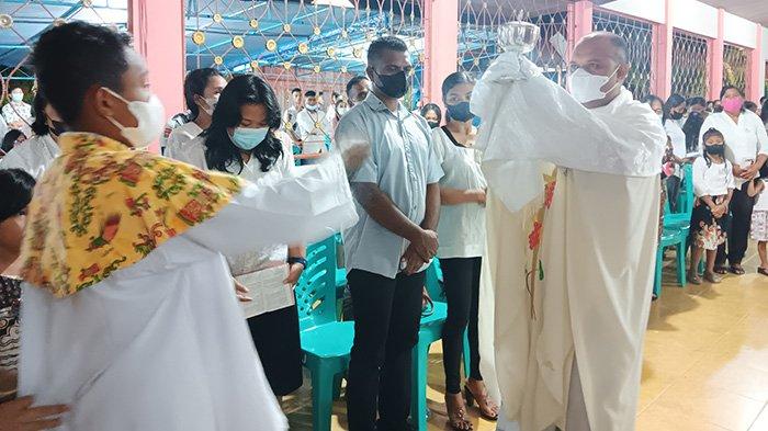 Ini Makna Adorasi Sakramen Maha Kudus di Gereja Katolik - Tribunsorong.com