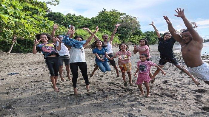 Pantai Saoka Rekomendasi Wisata Manarik Pas Libur di Kota Sorong ...