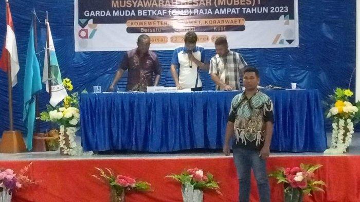 Raker I GMB Raja Ampat Satukan Kebersamaan Pemuda Betew Kafdarun ...