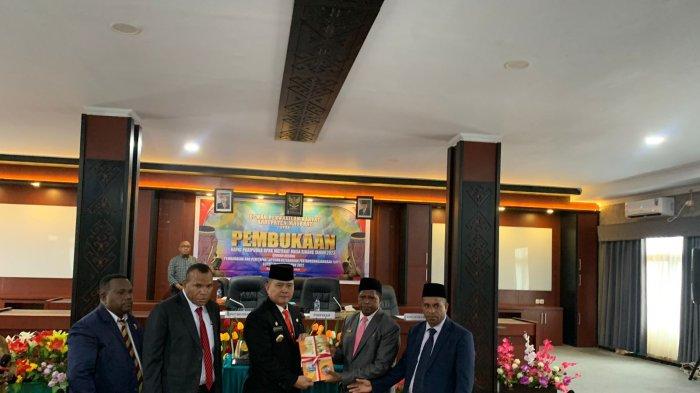 Sidang LKPJ Bupati Maybrat Berkali-kali Diskor Ternyata Ini Penyebabnya ...