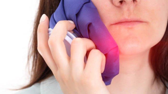 Gusi Belakang Bengkak, Ini Penyebab dan Cara Mengatasinya - Tribunsorong.com