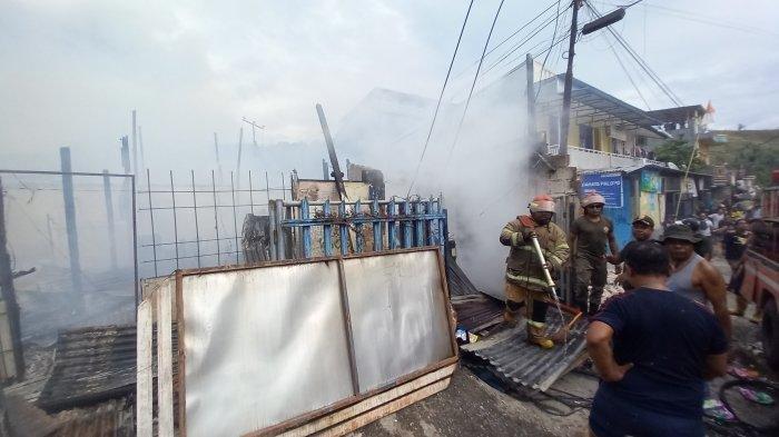 Kebakaran Hanguskan 9 Rumah di Waena, Diduga Gegara Korsleting Listrik - Tribunsorong.com