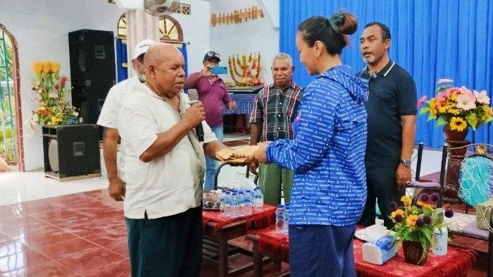 Beri Dana Bantuan, Faujia Helga Tampubolon Umlati Bantu Renovasi Gedung ...