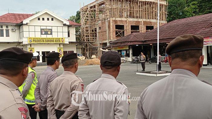 Polresta Sorong Kota Kerahkan 152 Personel Kawal Kunjungan Capres Anies Baswedan di Sorong ...