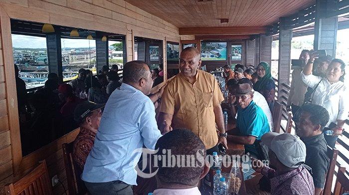 Yohanis Momot Raih Gelar Doktor, Gelar Ibdah Syukur Bersama Tokoh Agama - Tribunsorong.com