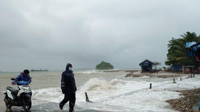 Waspada Angin Kencang di Perairan Raja Ampat Papua Barat Daya ...