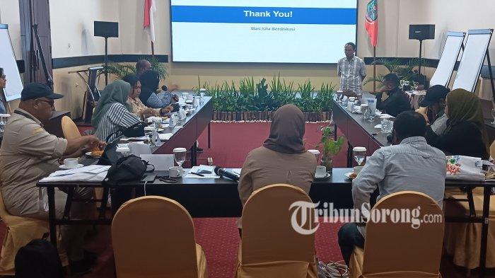 Greenpress Indonesia-ANJ Gelar Diskusi Krisis Iklim Bersama Awak Media Sorong - Tribunsorong.com