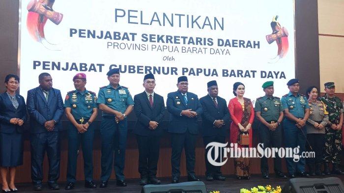 Jhony Way Dilantik jadi Pj Sekda Papua Barat Daya, Pj Gubernur Beri 5 Tugas Penting ...