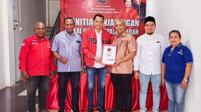 AFU Ambil Formulir Pendaftaran Balon Gubernur Papua Barat Daya di Mabes ...