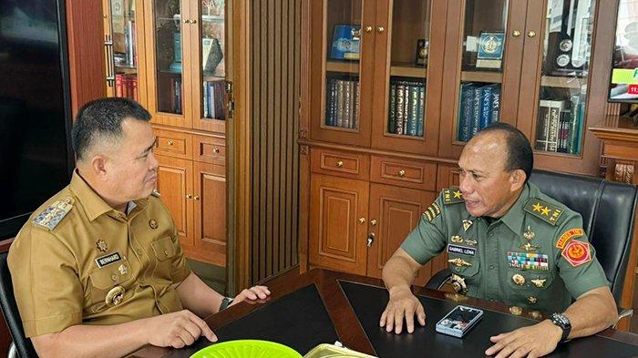 Pj Bupati Maybrat Temui Asops Panglima TNI Mayjen Gabriel Lema, Bahas Kelanjutan Pemulangan ...