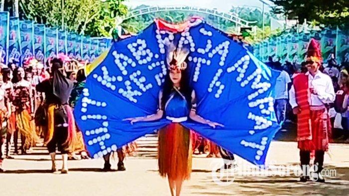 Karnaval Budaya Nusantara Meriahkan HUT ke-21 Raja Ampat, Bupati AFU ...