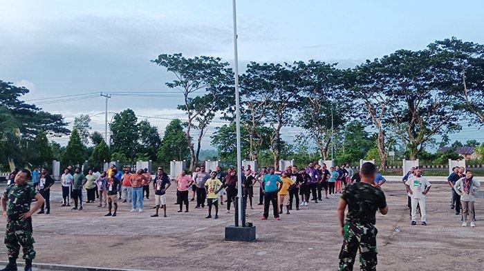 Senam Semi Militer untuk Anggota PPD Kabupaten Sorong, Melatih Fisik ...