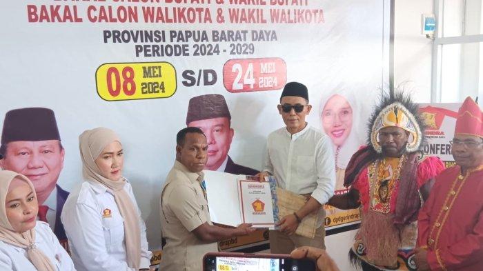 MYF Kembalikan Formulir Balon Wakil Walikota Sorong ke Gerindra, Optimistis Dapat Rekomendasi ...