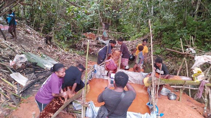 Warga dan Panitia Jemaat Maranatha Akmuri Tambrauw Tokok Sagu Galang ...