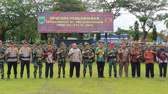 Pj Bupati Maybrat Hadiri Upacara Pengantaran Satgas Yonif RK 762/VYS, Pemkab Siap Dukung ...