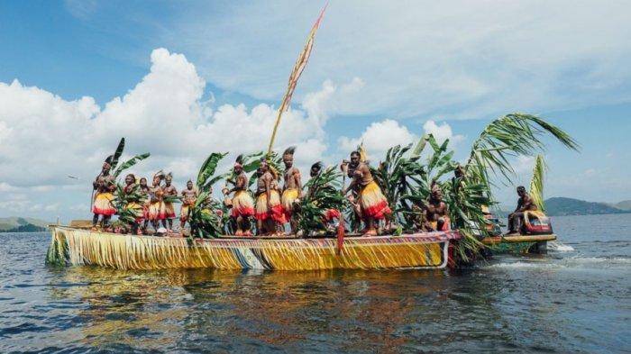 Mengenal Tarian Isosolo yang Meriahkan Festival Danau Sentani ke-14 ...