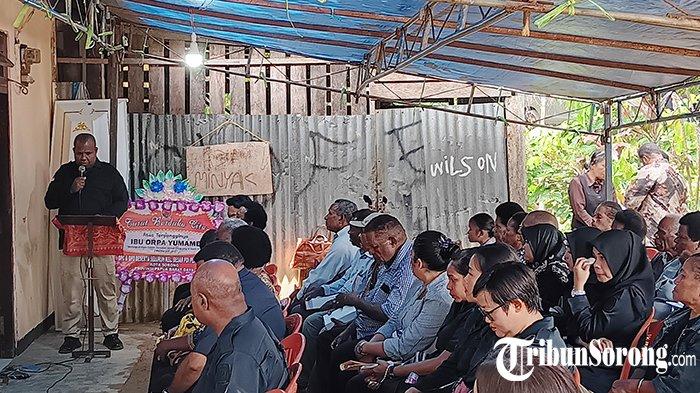 Jajaran KPU Kabupaten Sorong Berduka, Frengki Duwith Ungkap Sosok Almarhumah - Tribunsorong.com