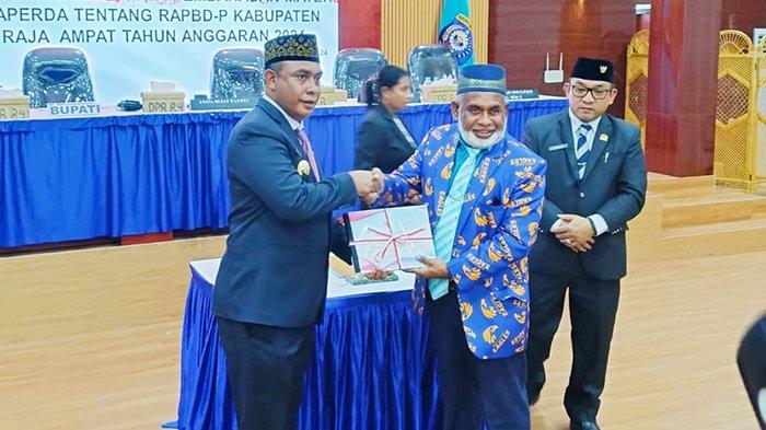 Perubahan APBD Raja Ampat 2024 Naik Rp107,3 Miliar, Berikut Rinciannya! - Tribunsorong.com