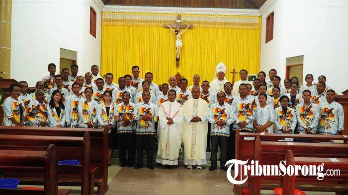 Dewan Paroki St. Arnoldus Janssen Dilantik, Uskup Hilarion Harap Iman ...