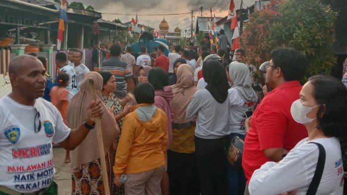 WARGA Perumahan KPR Cendrawasih Aimas Berhamburan Keluar Rumah, Panik Saksikan Api Berkobar ...