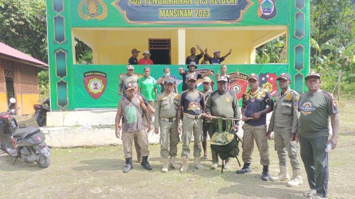Satpol PP Kabupaten Maybrat Siap Pasang 40 Bendera Merah Putih di Pos ...