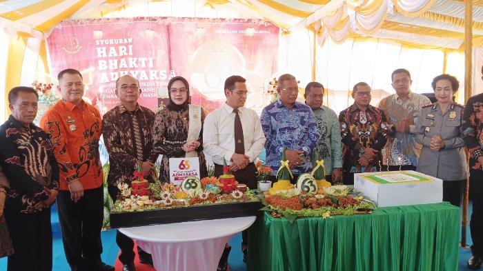 4 Pejabat Hadiri Syukuran Hari Bhakti Adhyaksa ke-63 di Kejari Sorong ...