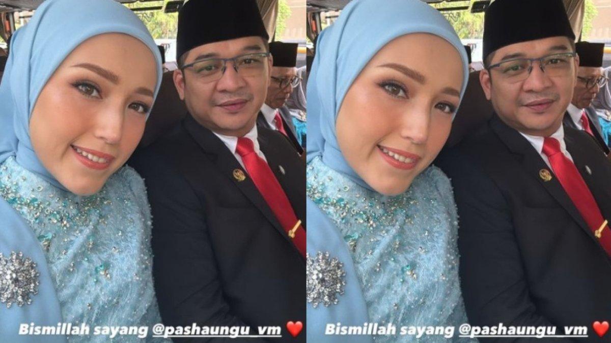 7 Potret Adelia Wilhelmina Dampingi Pasha Ungu Dilantik Jadi Anggota DPR, Cantik Berkebaya Biru ...
