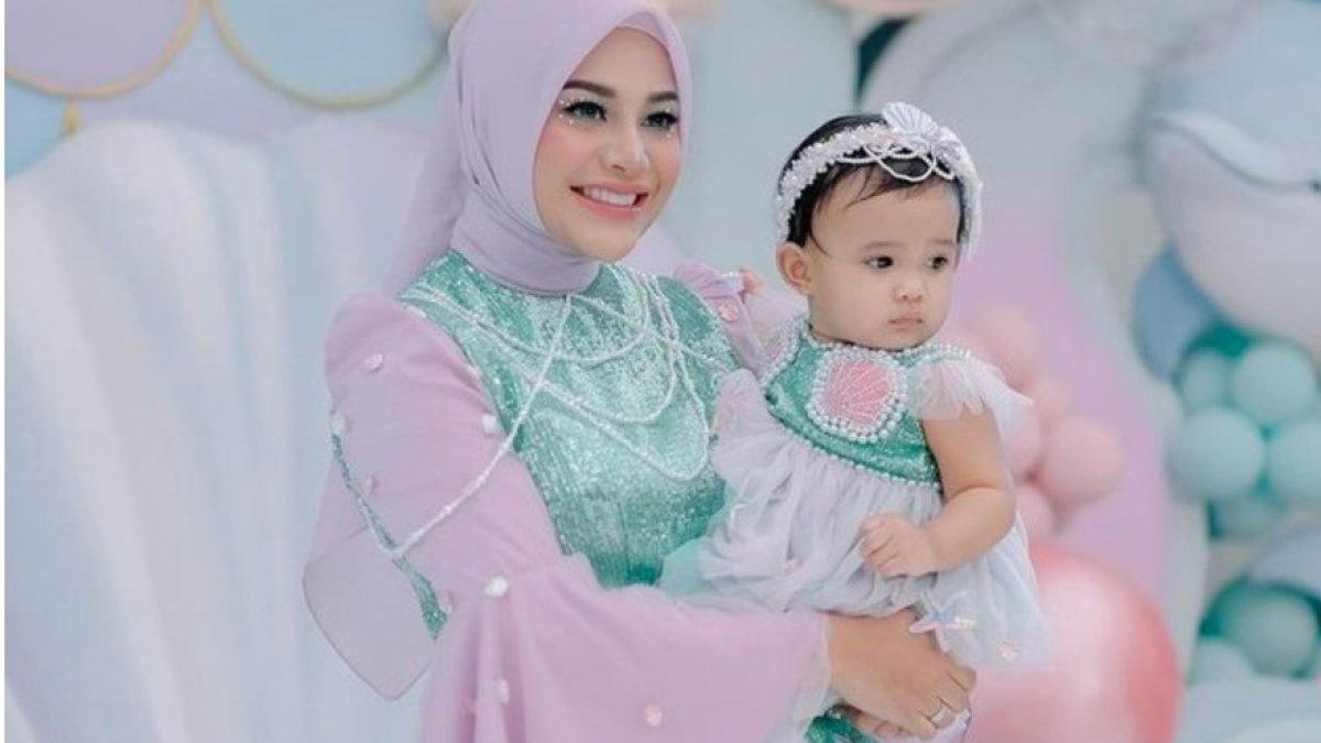 5 Potret Aurel Hermansyah Pakai Kostum Mermaid di Ultah Azura, Istri ...