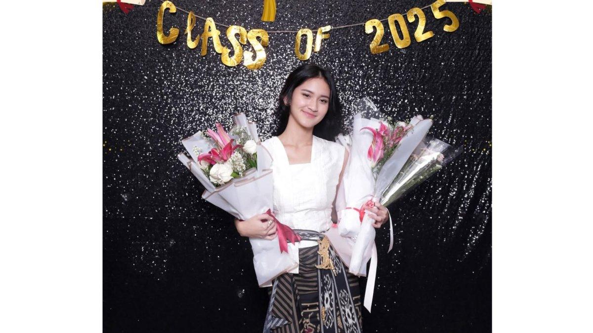 5 Momen Ferry Maryadi & Mantan Istri Hadiri Kelulusan Harleyava Princy ...