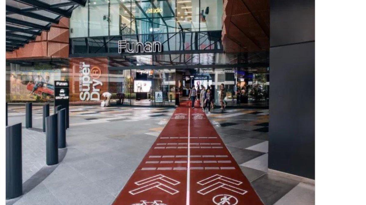 POTRET Penampakan Mal di Singapura Punya Jalur Khusus Sepeda, Pintu ...