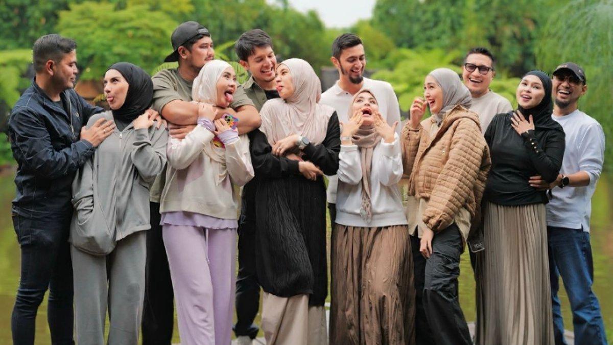 5 Potret Kemesraan Irish Bella- Haldy Sabri dan Dhini Aminarti-Dimas Seto, Saling Pangku ...