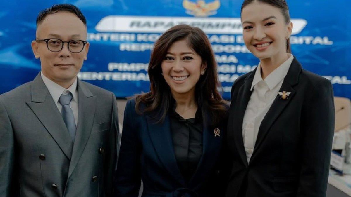 5 Potret Cantiknya Raline Shah Bergaya Formal Ketika Dilantik Jadi ...