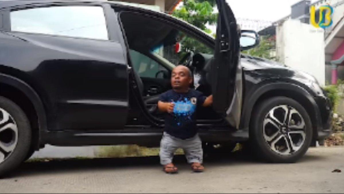 5 Potret Ucok Baba Mengemudi Truk Tronton di Jalan Raya, Lihatnya Bikin ...